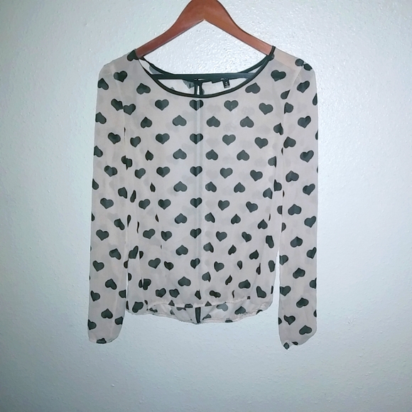 Papaya | Tops | Papaya M Hearts Long Sleeved Bubble Hem Slit Back Top ...